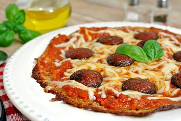 Keto Pizza Express - Low Carb Pizza Recipe [VIDEO] | Tasteaholics